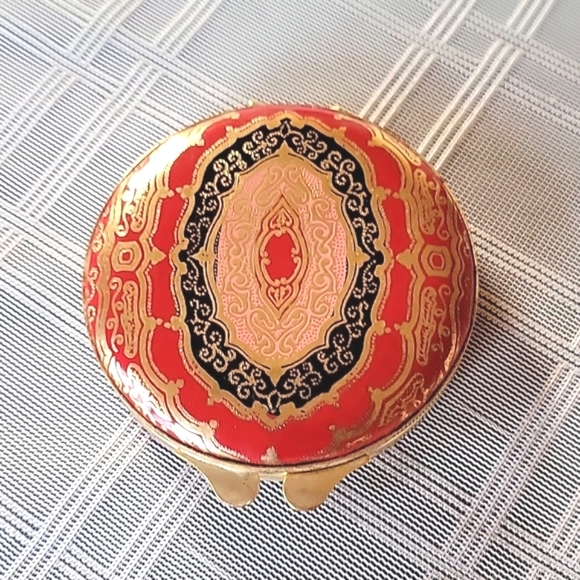 Source Unknown | Accessories | Vintage Leather Round Compact Powder ...
